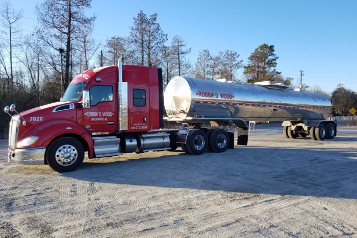 Robbie D. Wood Trucking | You’re not average. Neither are we.